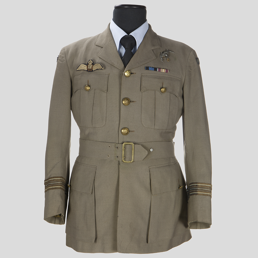 Uniform of a Polish officer of the 1st Light Cavalry Regiment of the ...